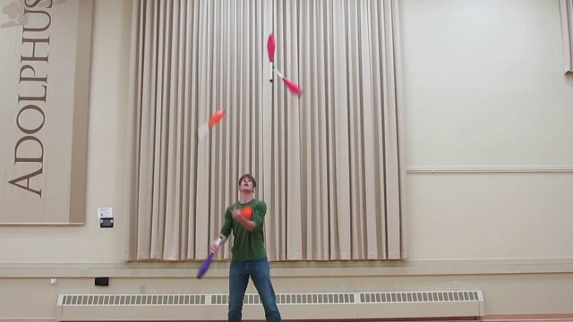 Four Juggling Masters Show Off Impressive Tricks | dovga.com